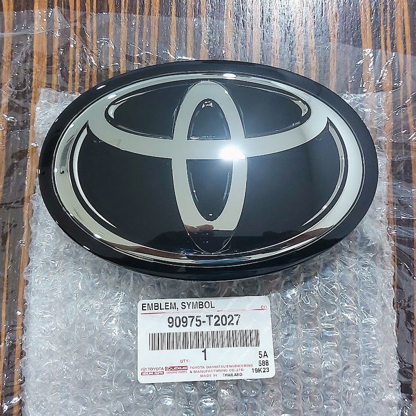 GENUINE TOYOTA CAMRY ASV70 RADIATOR GRILLE RADAR EMBLEM PRE-COLLISION ...