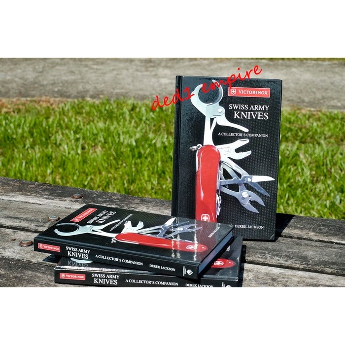 Buku koleksi Swiss Army Victorinox 2018 | Swiss Army Collector RARE ...