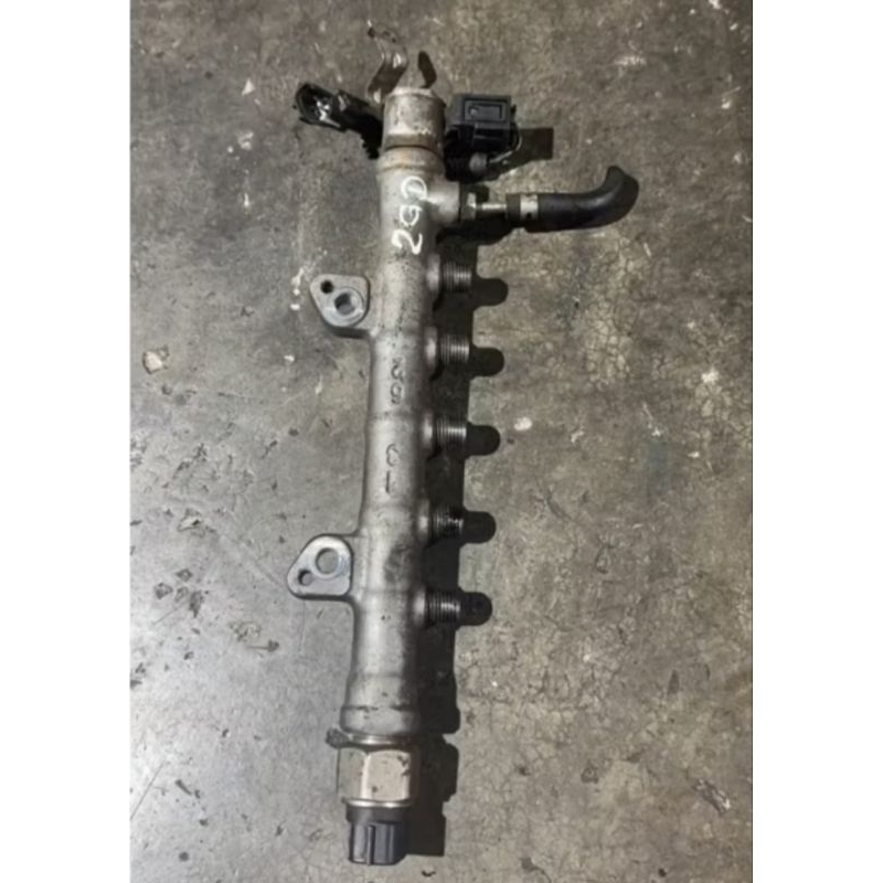 1GD 2GD Toyota Hilux Revo 2.4 2.8 Fuel Rail with pressure regulator ...