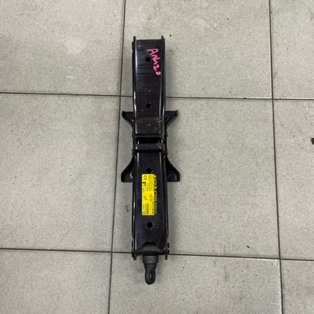 Toyota original car jack 1500kg | Shopee Malaysia