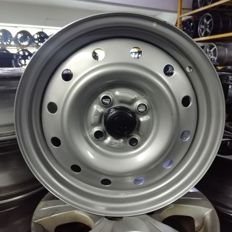 Rim besi Perodua 14 inchi. | Shopee Malaysia