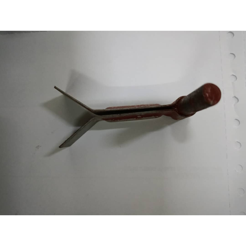 Toilet PVC Door Fishtail Female Bracket | Shopee Malaysia