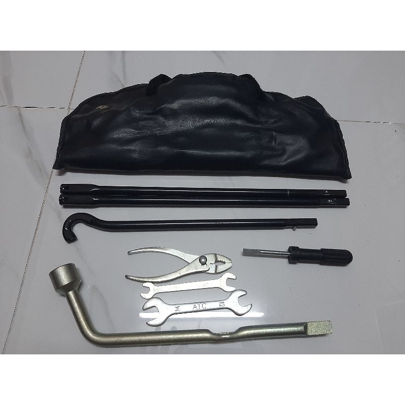 Original Toyota Hilux Tyre Opener Tool kit | Shopee Malaysia