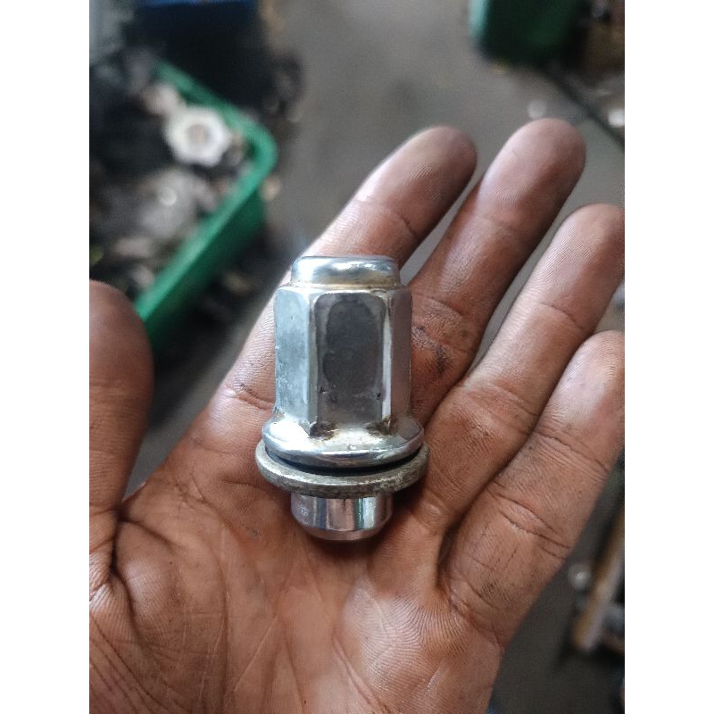 Toyota Hilux Innova Wheel Nut Original Used | Shopee Malaysia