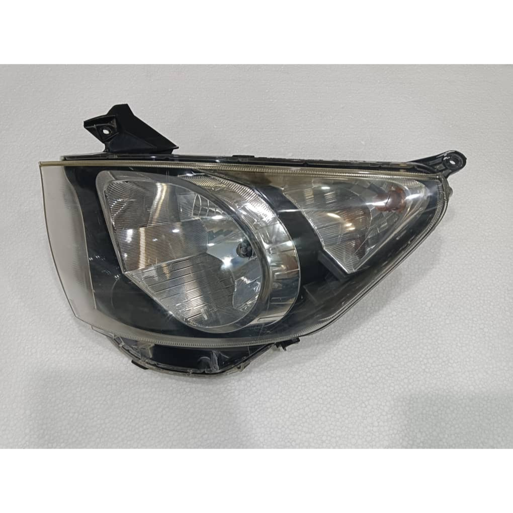 PERODUA AXIA 2014-2016 HEAD LAMP LH (USED) | Shopee Malaysia
