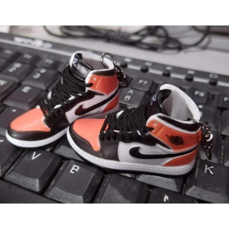 [Ready Stock] Miniature 1/6 Scale Mini Sneaker Shoes Labubu keychain 12 ...