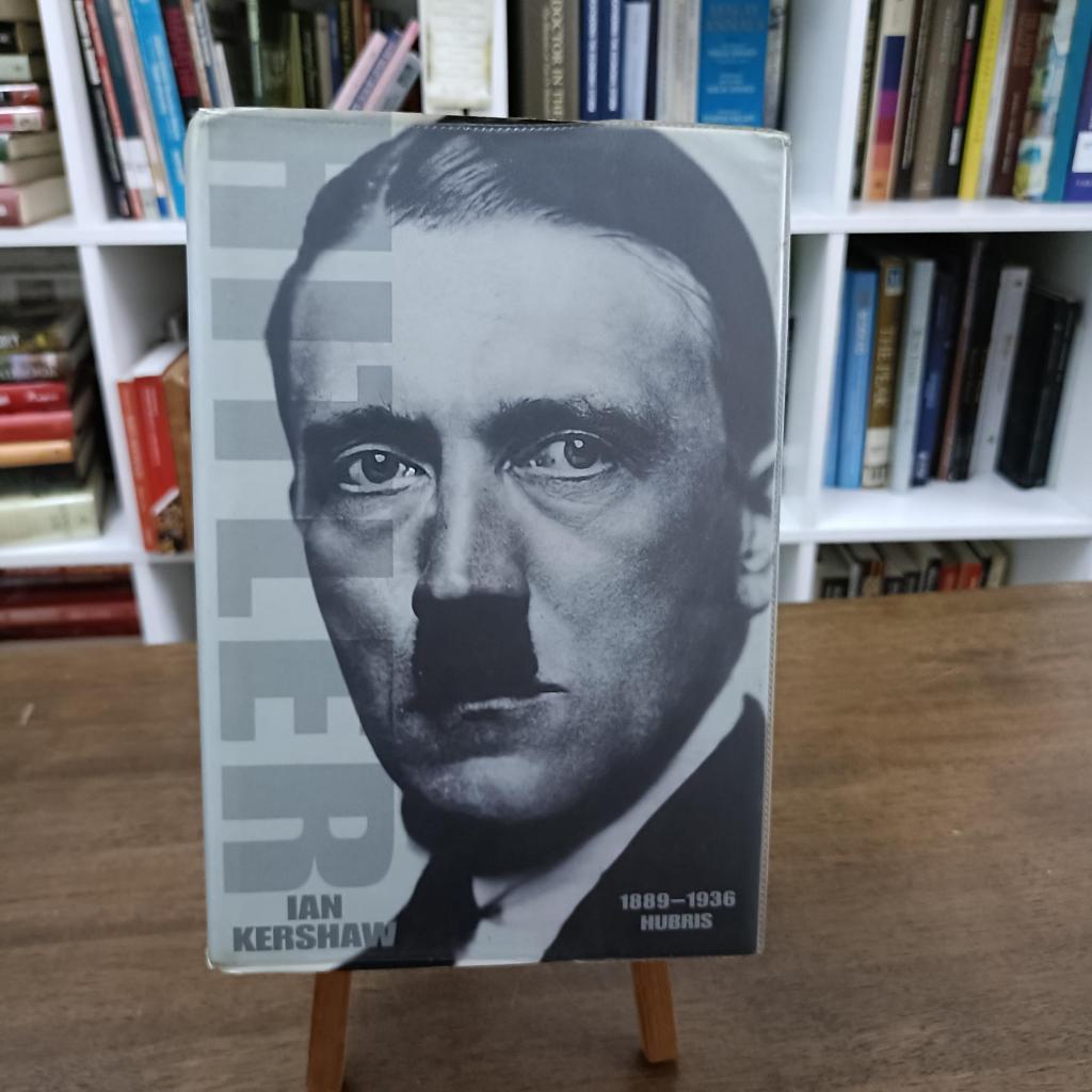 Hitler: 1889-1936: Hubris by Ian Kershaw | Shopee Malaysia