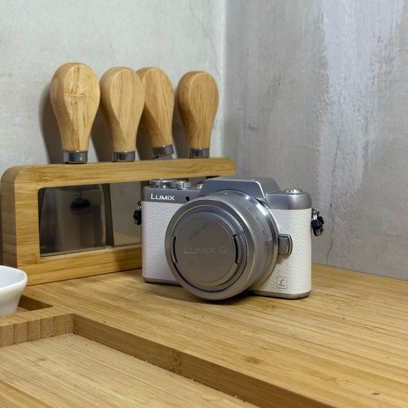 [USED] Panasonic GF7 / Lumix GF7 / Panasonic Lumix DMC-GF7 with 14-42mm ...