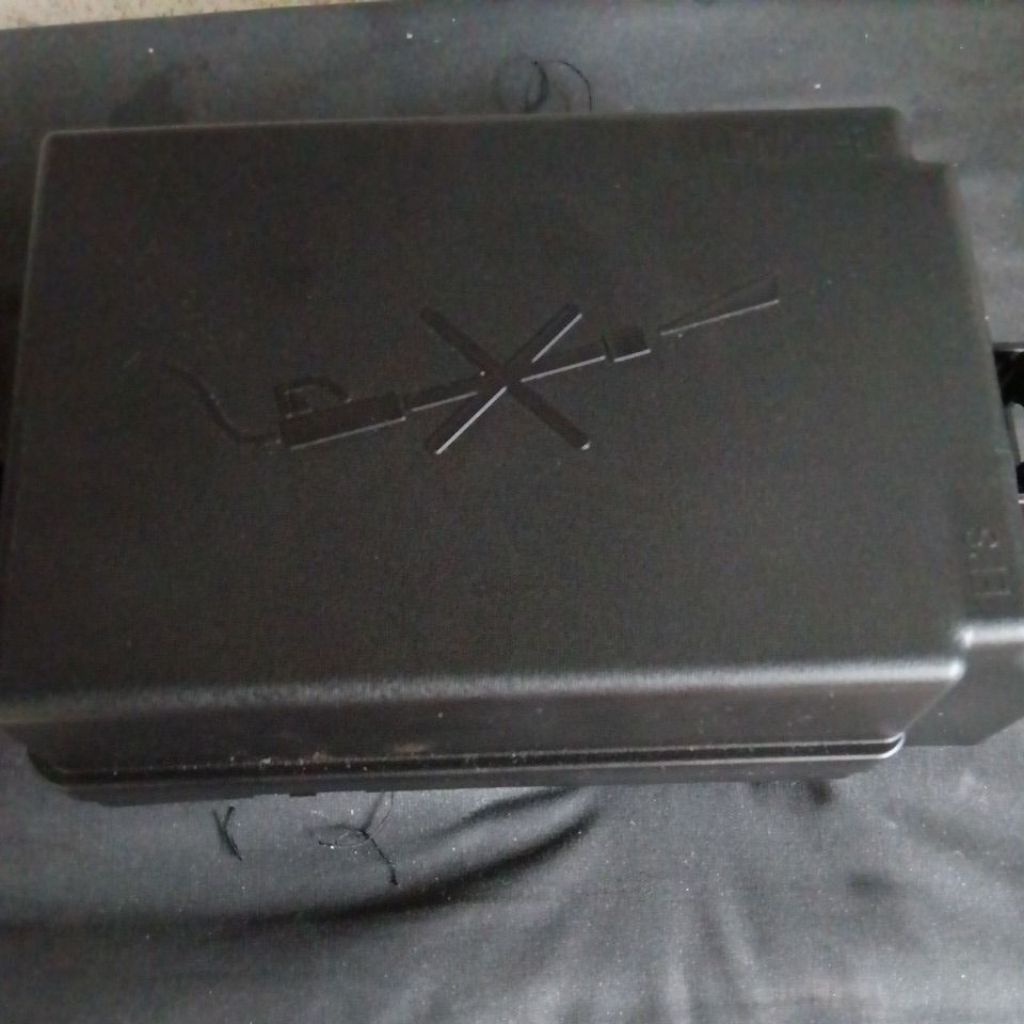 Fuse box iriz/persona original used like new condition pw954293 ...
