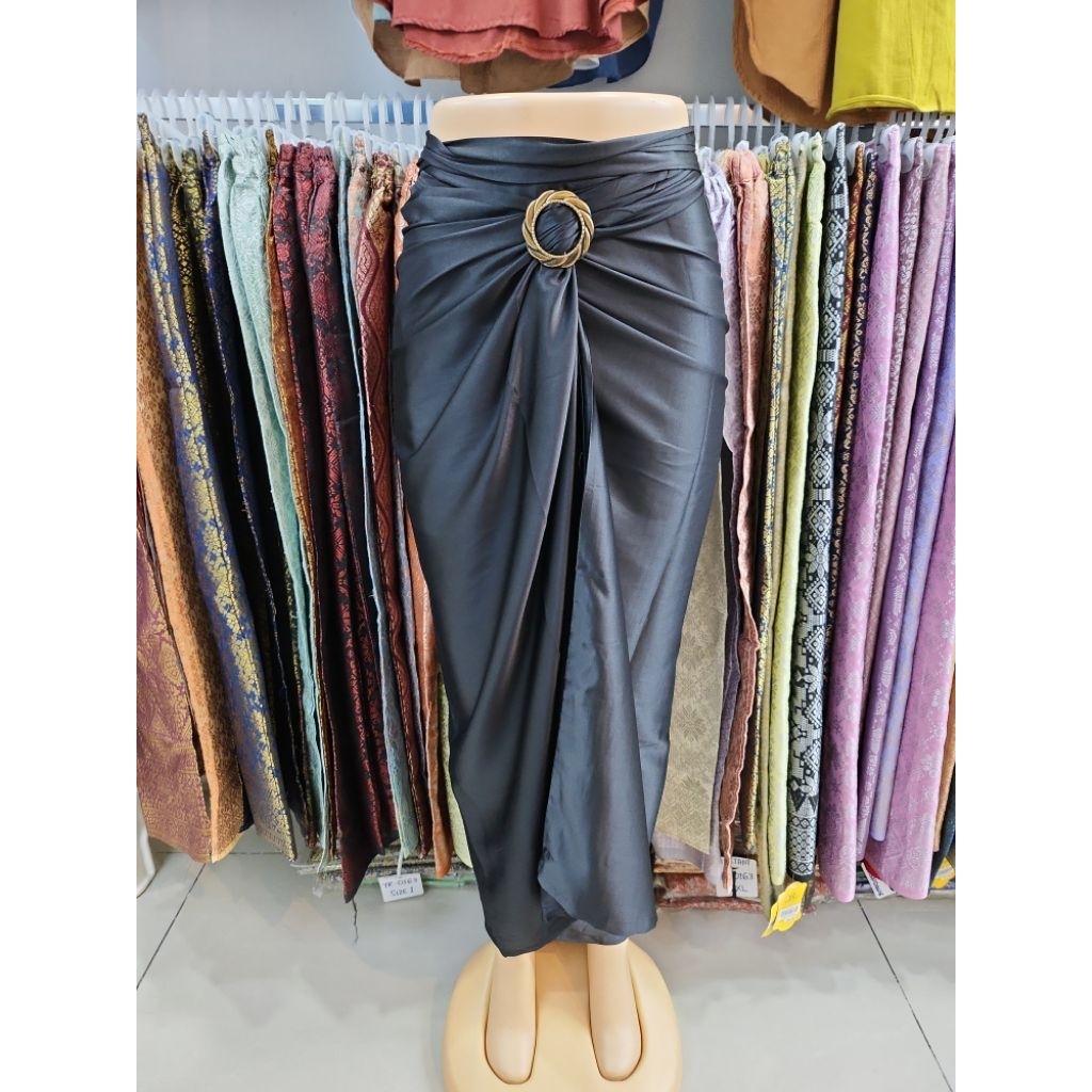 Skirt pario lilit satin plain free bukle ring (siap jahit) | Shopee ...