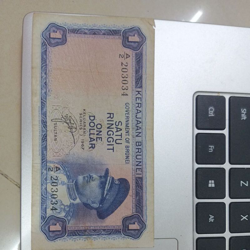 1dollar Brunei condition (F)got tear dirty | Shopee Malaysia
