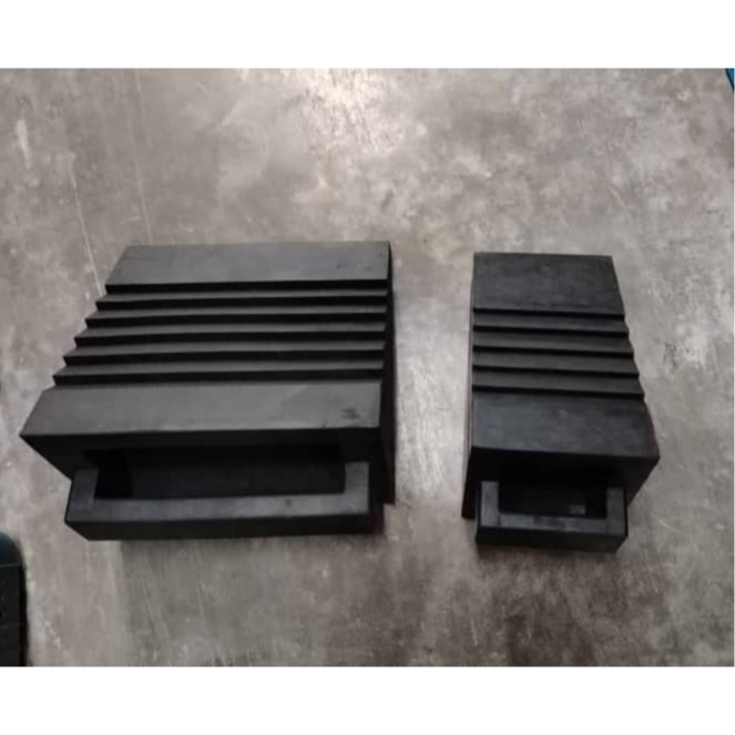 LORRY RUBBER STOPPER WHEEL CHOCK TYRE STOPPER | Shopee Malaysia