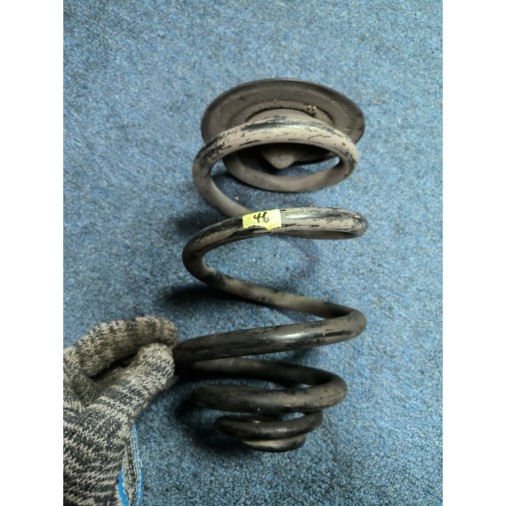 BMW E46 Rear Spring Suspension | Shopee Malaysia