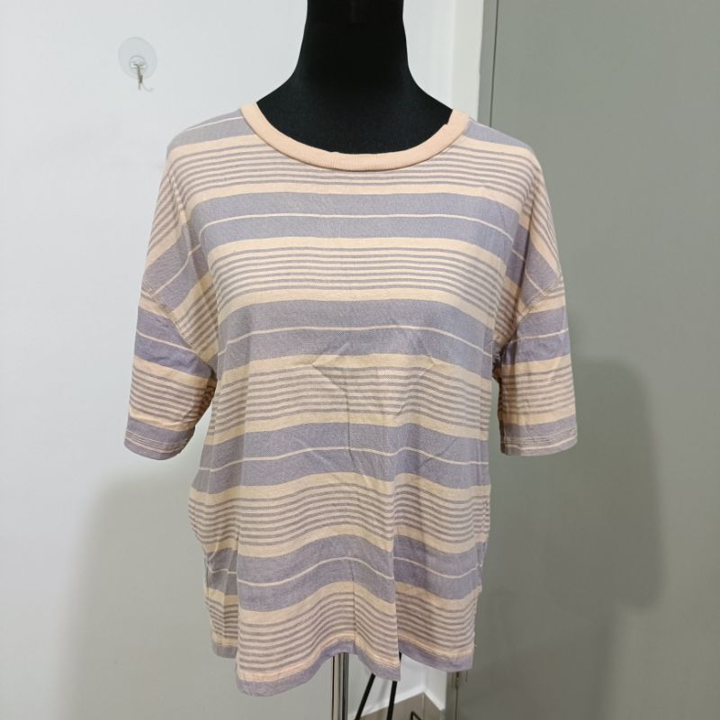 Stylish Preloved T-Shirt Blouse - Affordable, Trendy & High-Quality Fashion P22 | Shopee Malaysia