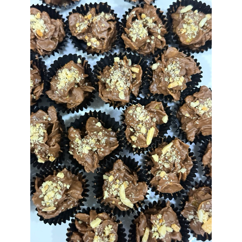 Kuih Raya - Crispy Choco Flake (Chocolate Cornflake) drizzled with ...