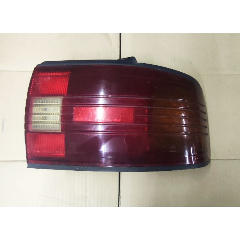 Mazda 323 astina taillamp Mazda 323 astina lampu belakang Mazda 323 ...