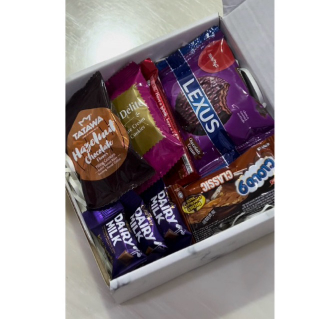 Giftbox raya/ set giftbox bajet / hadiah raya/chocolatebox | Shopee ...