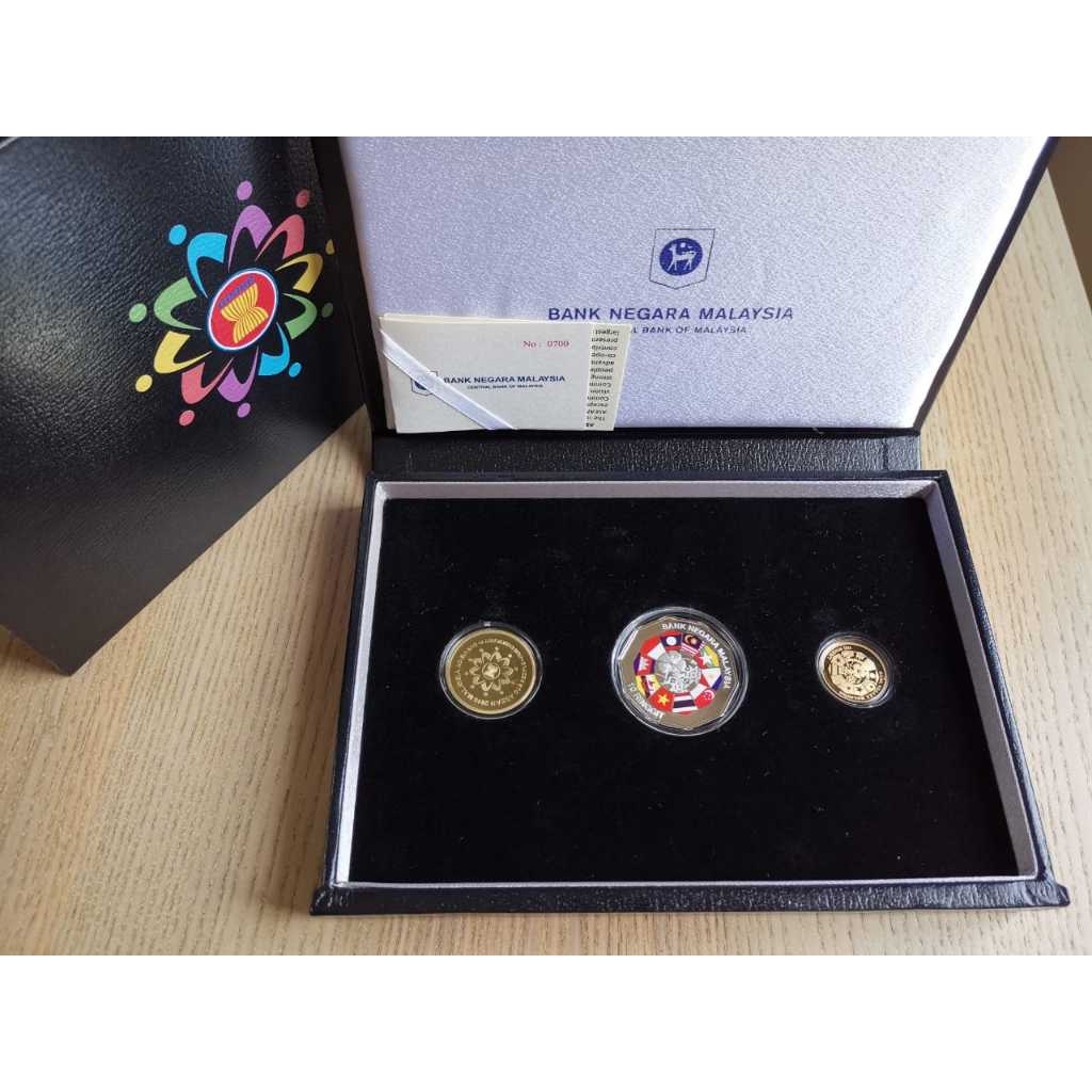 Malaysia Coin - 2015 ASEAN Summit 100 Ringgit Gold Proof Coin Set of 3 ...