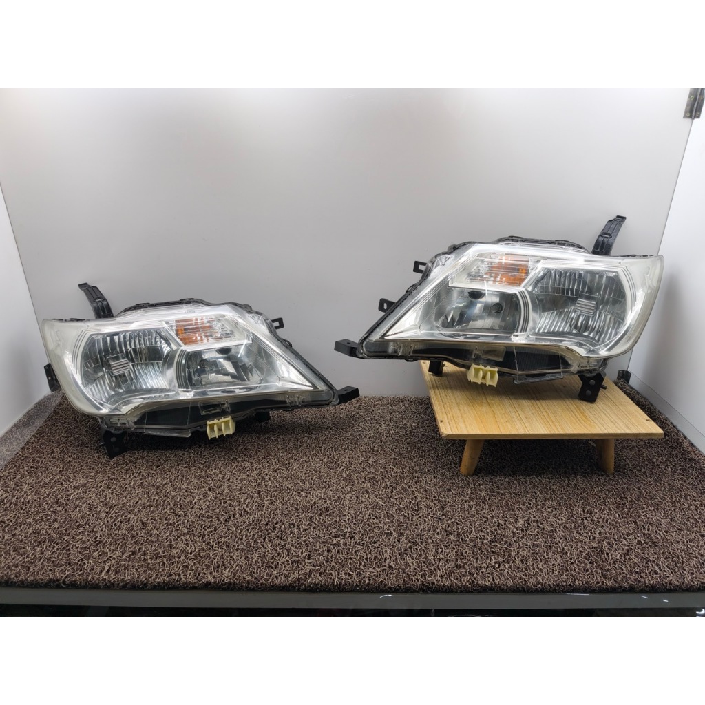 JDM Nissan Serena C26 Highway Star 2010-2013 Front HID Head Light Lamp ...