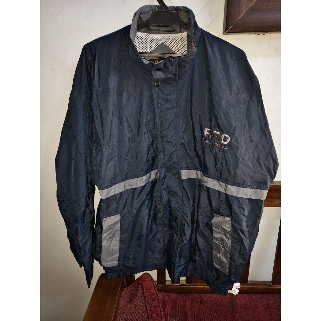 Windbreaker branded. | Shopee Malaysia