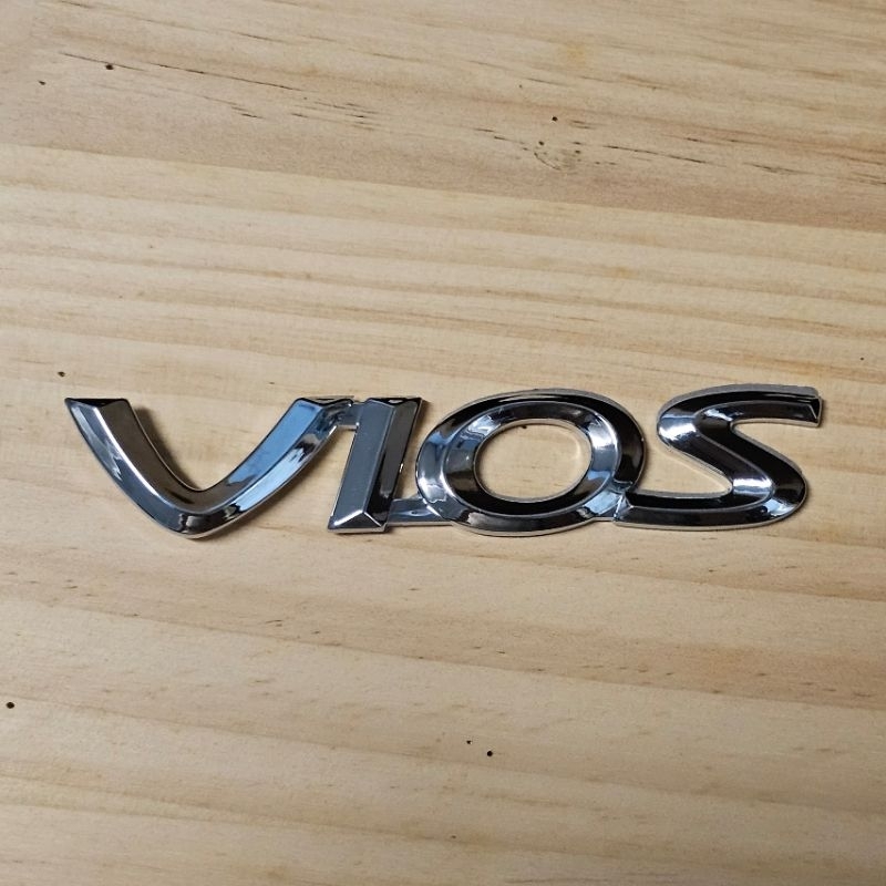 Toyota Vios first Gen 1 Rear Emblem Logo 2003 2004 2005 2006 2007 2008 ...