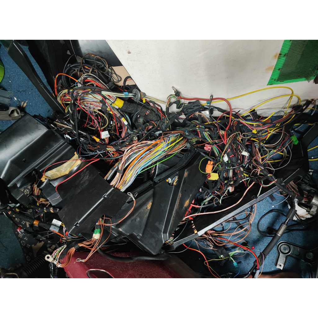 Mercedes Benz W220 M112 Engine , Dashboard and Body Wiring Harness ...
