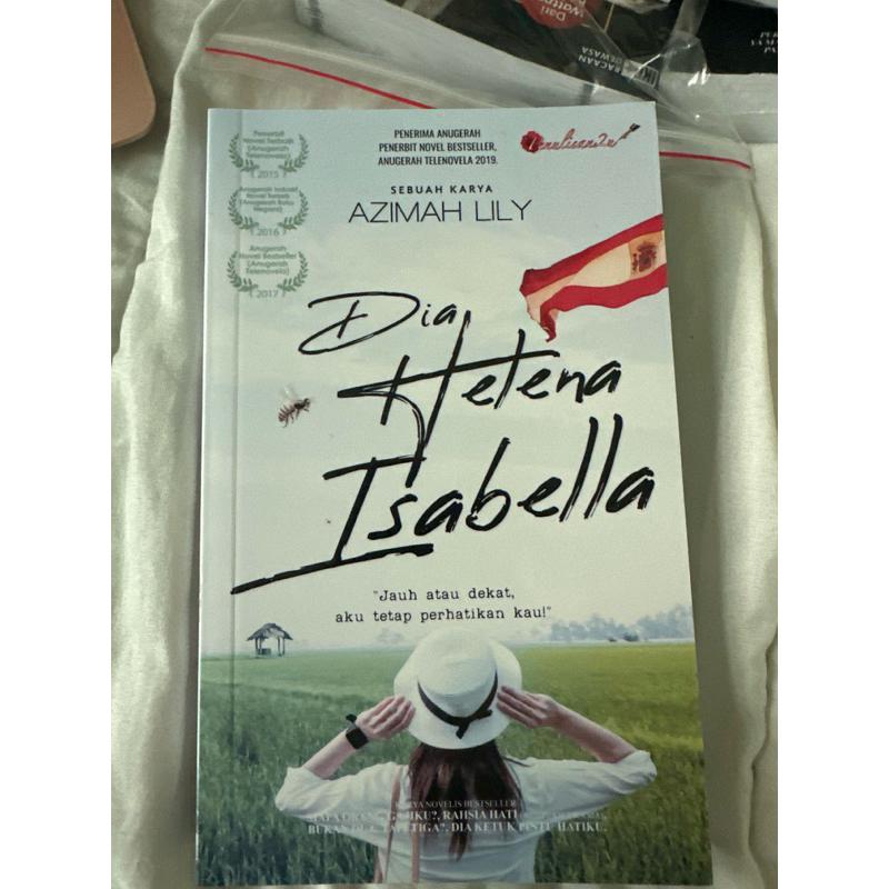 Dia Helena Isabella by Azimah Lily (Penulisan2u) | Shopee Malaysia