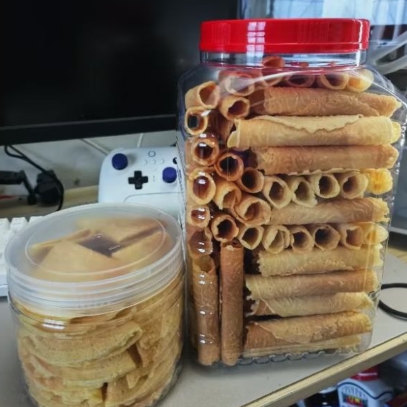 [BITE BLISS] KUIH KAPIT. LOVE LETTER. KAPIT ROLL. KAPIT VIRAL. KAPIT ...
