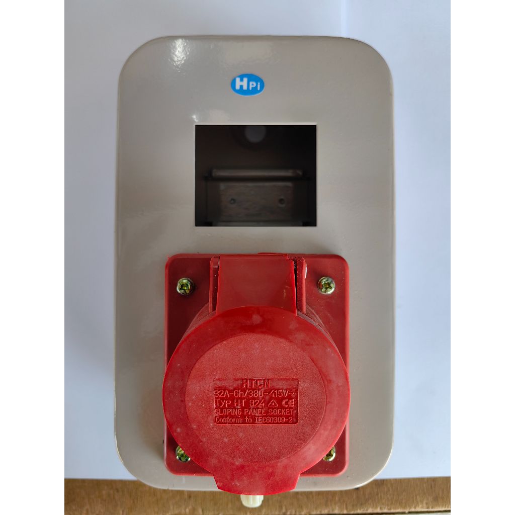 3 POLE MCB METAL CLAD BOX C/W 4 PIN 32A SOCKET | Shopee Malaysia