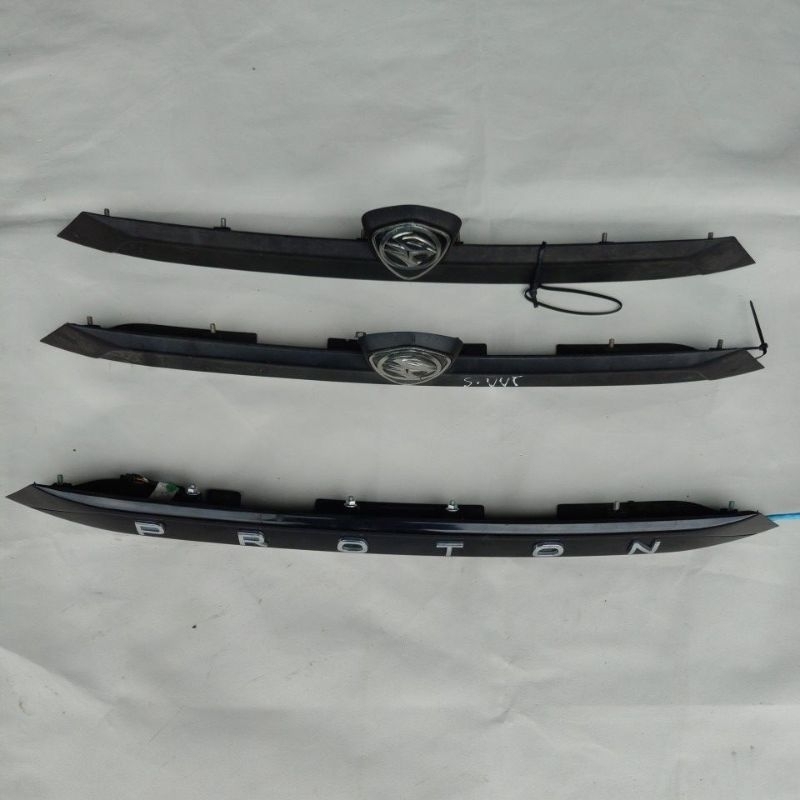 USED ORIGINAL PROTON SAGA VVT REAR TRUNK LID GARNISH | Shopee Malaysia