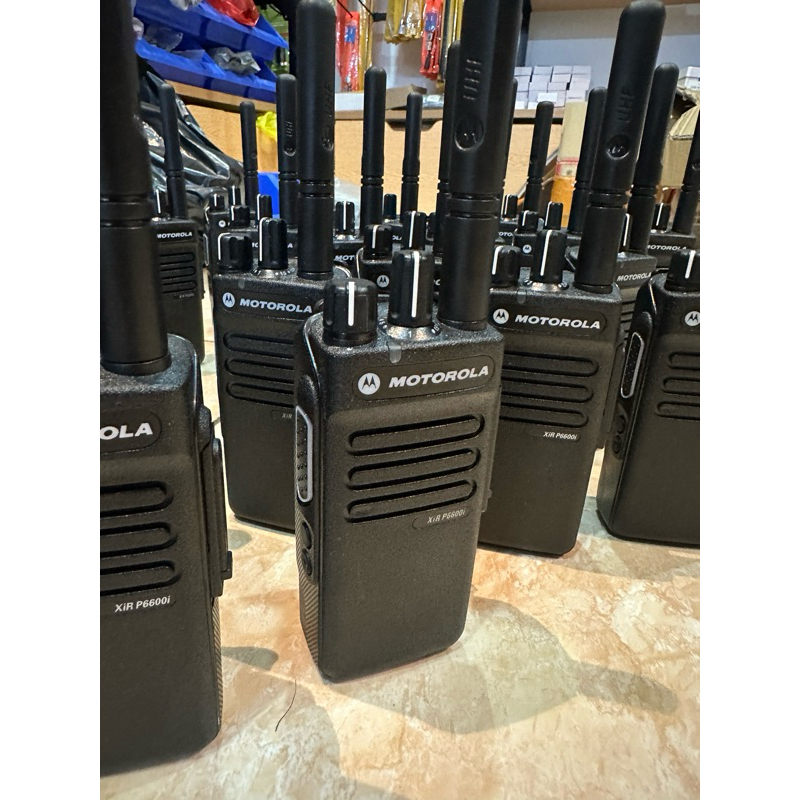 REFURBISHED MOTOROLA XIR P6600i UHF 403-527MHZ FULL SET WALKIE TALKIES ...
