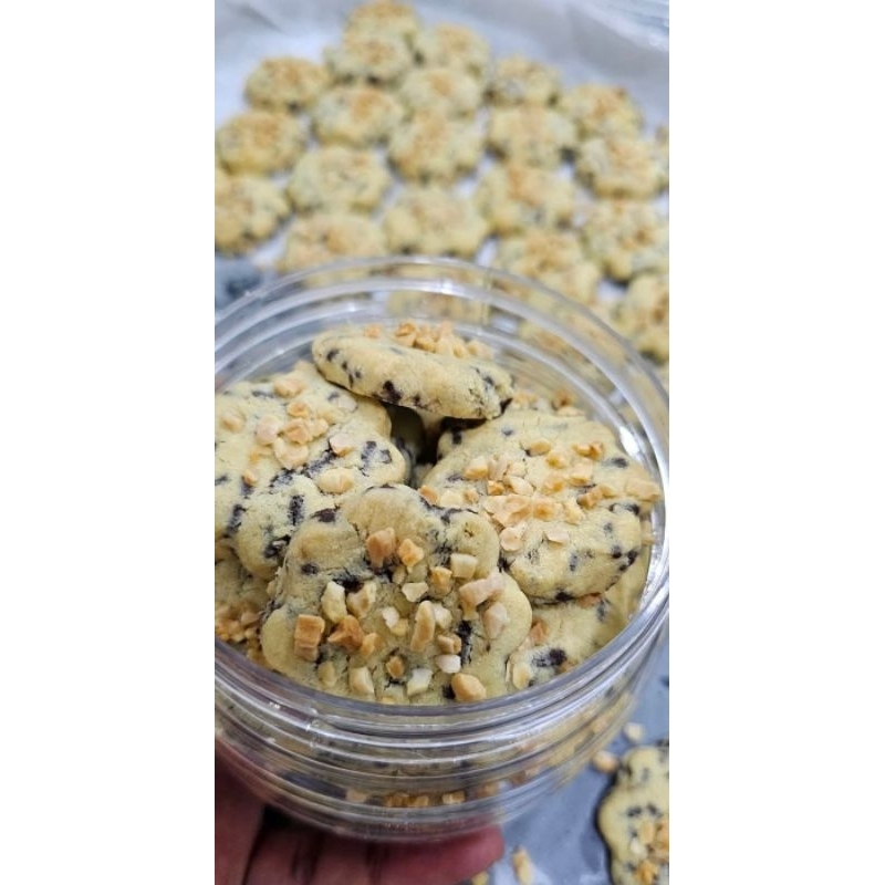Biskut choc rice almond Biskut Raya | Shopee Malaysia