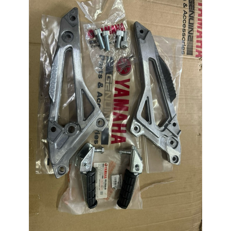 YAMAHA RXZ135 BOSS RXZ MILI REAR FOOTREST BRACKET FOOT REST SCREW BESI ...