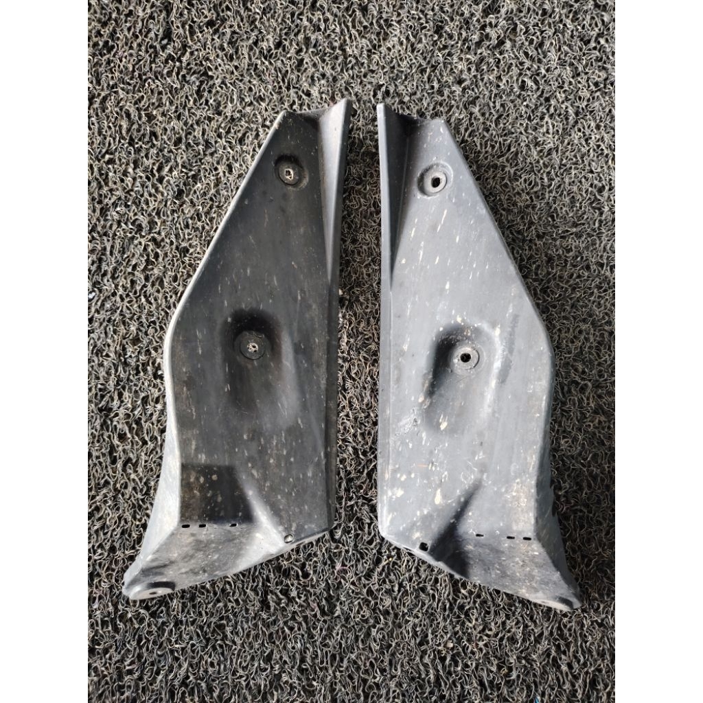 Toyota Prius C nhp10 rear bumper daun pisang used japan original part ...