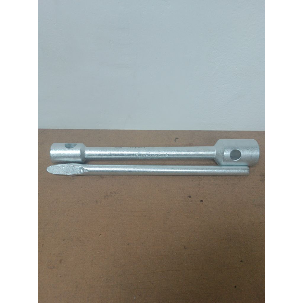 ISUZU Hicom Fuso Hino Nissan 1-3ton Tyre Spanner (41MM X 21MM) | Shopee ...