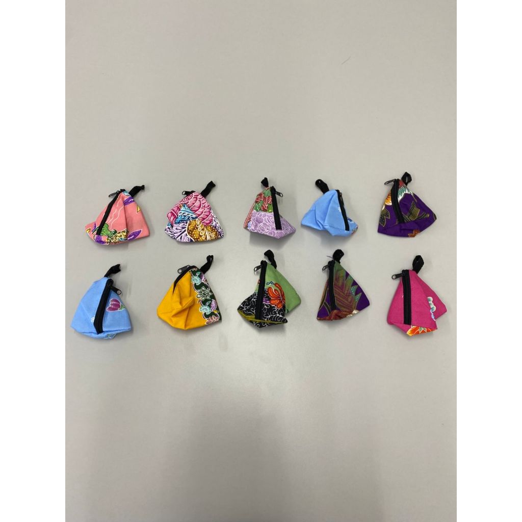 Triangle Batik Coin Purse Gift Souvenir Malaysia L9.0 x W10.5 x H8.5 cm ...