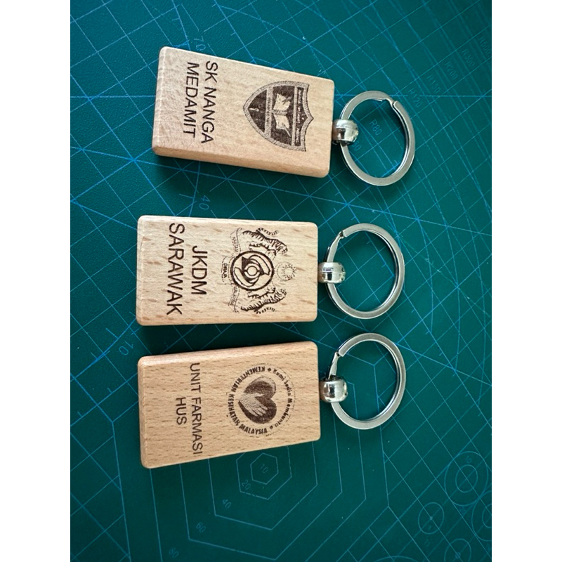 CUSTOMS KEYCHAIN GIFT / UKIR NAMA DAN LOGO SENDIRI / BIRTHDAY WEDDING ...