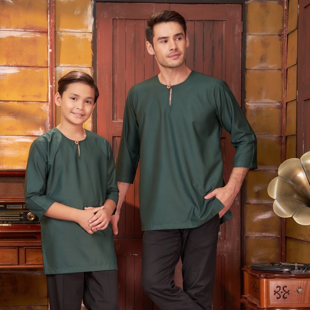 KURTA IN PINE GREEN BY HARRAZ.HQ || KURTA IN DARK GREEN BY HARRAZ.HQ ...