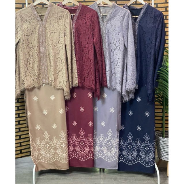 MOHANI LACEY KEBAYA PARIO SET BAJURAYA TEMA NAVY BLUE TEMA BURGANDY ...