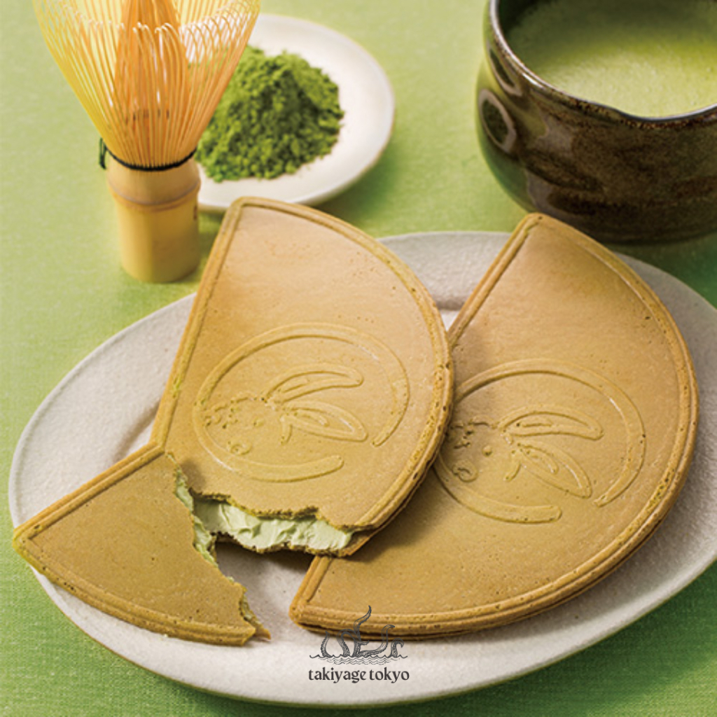 KAMAKURA GORO Half Moon Hangetsu Matcha Ogura Peanuts Flavor | Halal ...