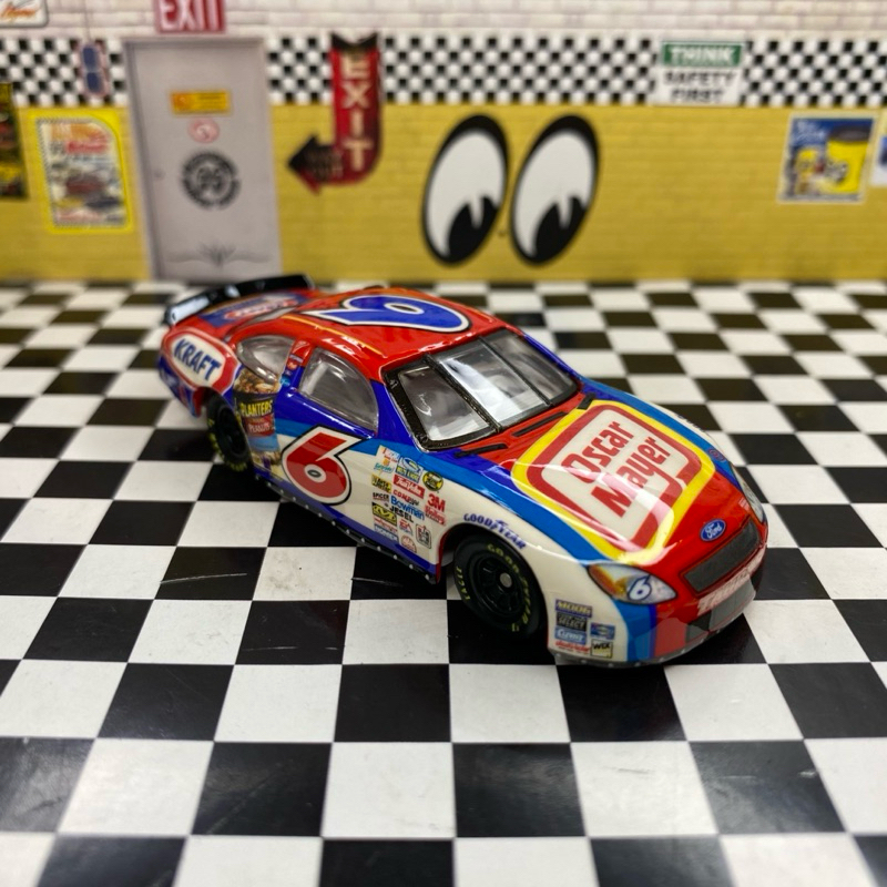 Hot Wheels #6 Mark Martin Kraft & Oscar Mayer 2005 Ford Taurus Nascar ...