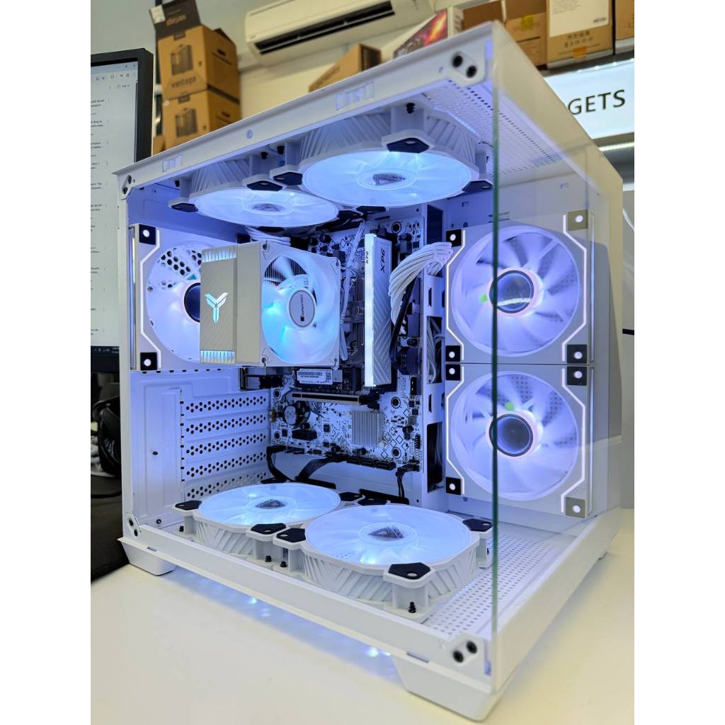 White RGB PC Setup PC CUSTOM ANSURAN / set MONITOR & KEYBOARD / PC ...