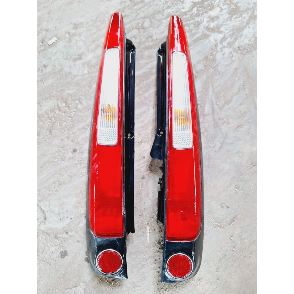 Kenari Daihatsu Move L9 Tail Lamp Set | Shopee Malaysia