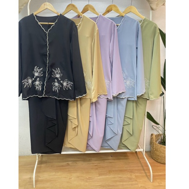RISTA SULAM SET BUTTON WITH INSTANT PARIO TEMA BLACK BAJU RAYA 2025 ...