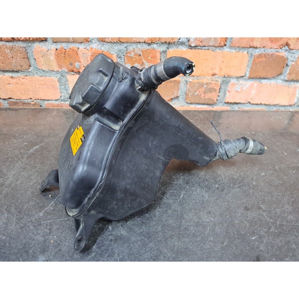 Original BMW E90 3 Series Spare Tank Expansion | Shopee Malaysia