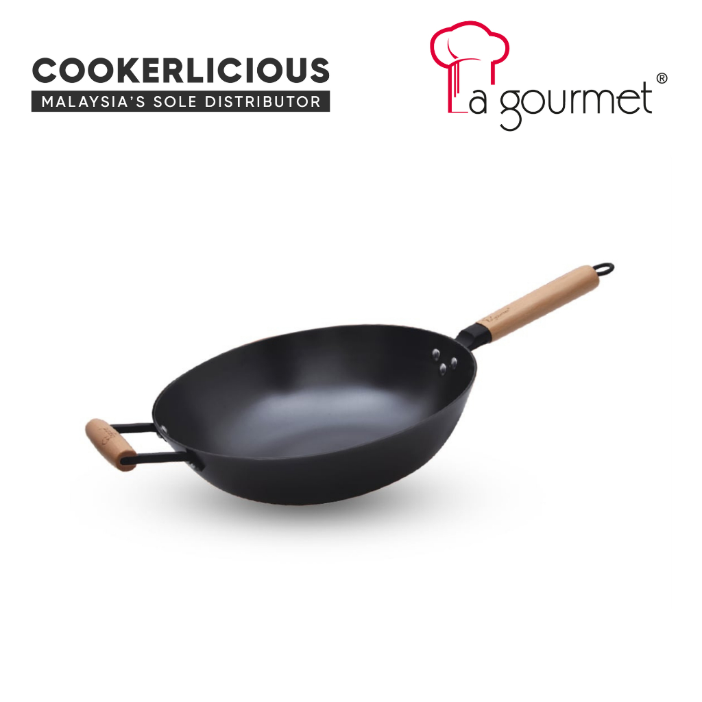 La gourmet Nitrigan 30 x 8.7cm Cast Iron Wok with Long Wooden Handle ...