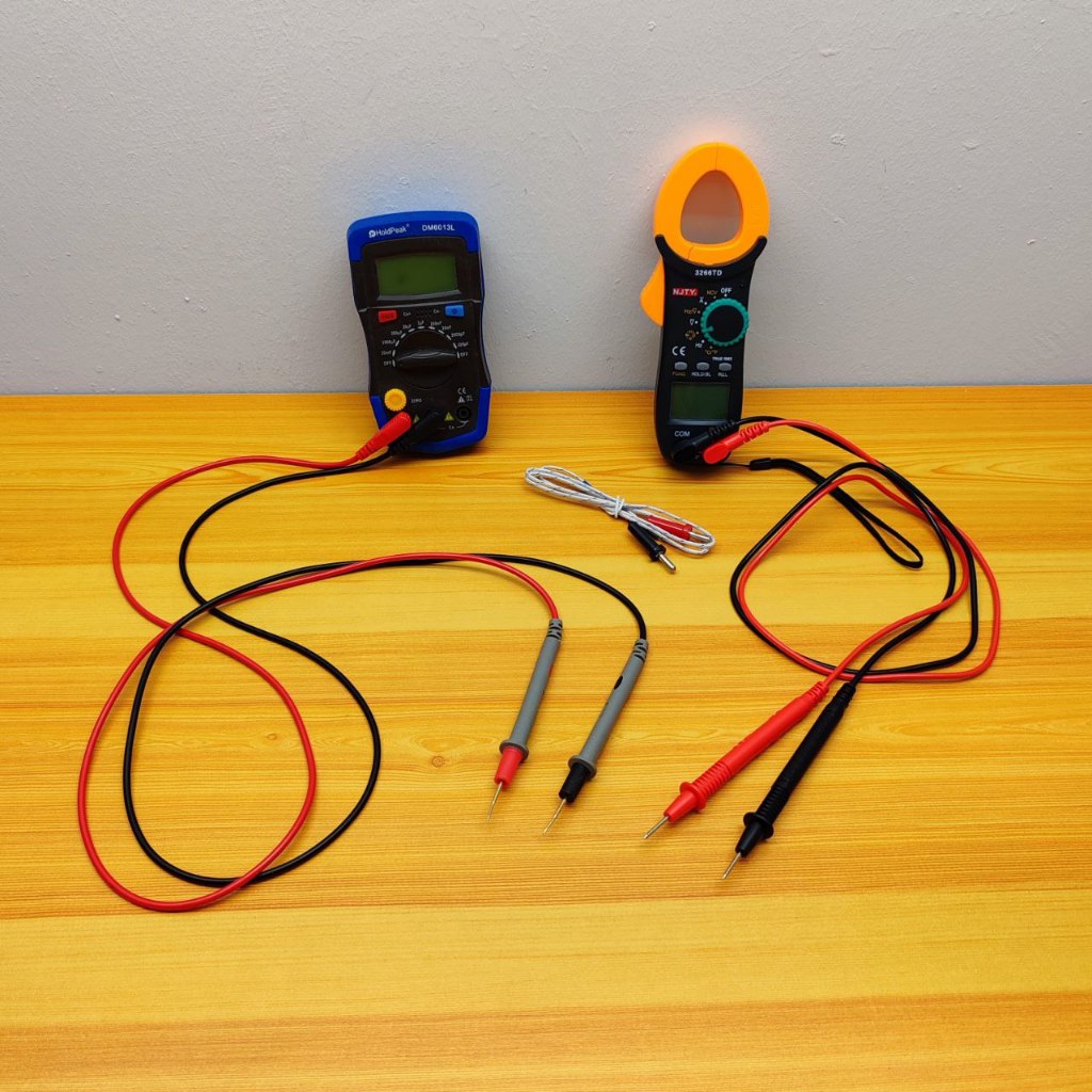 YeeFixx electrical digital multimeter checking voltage air-conditioner ...