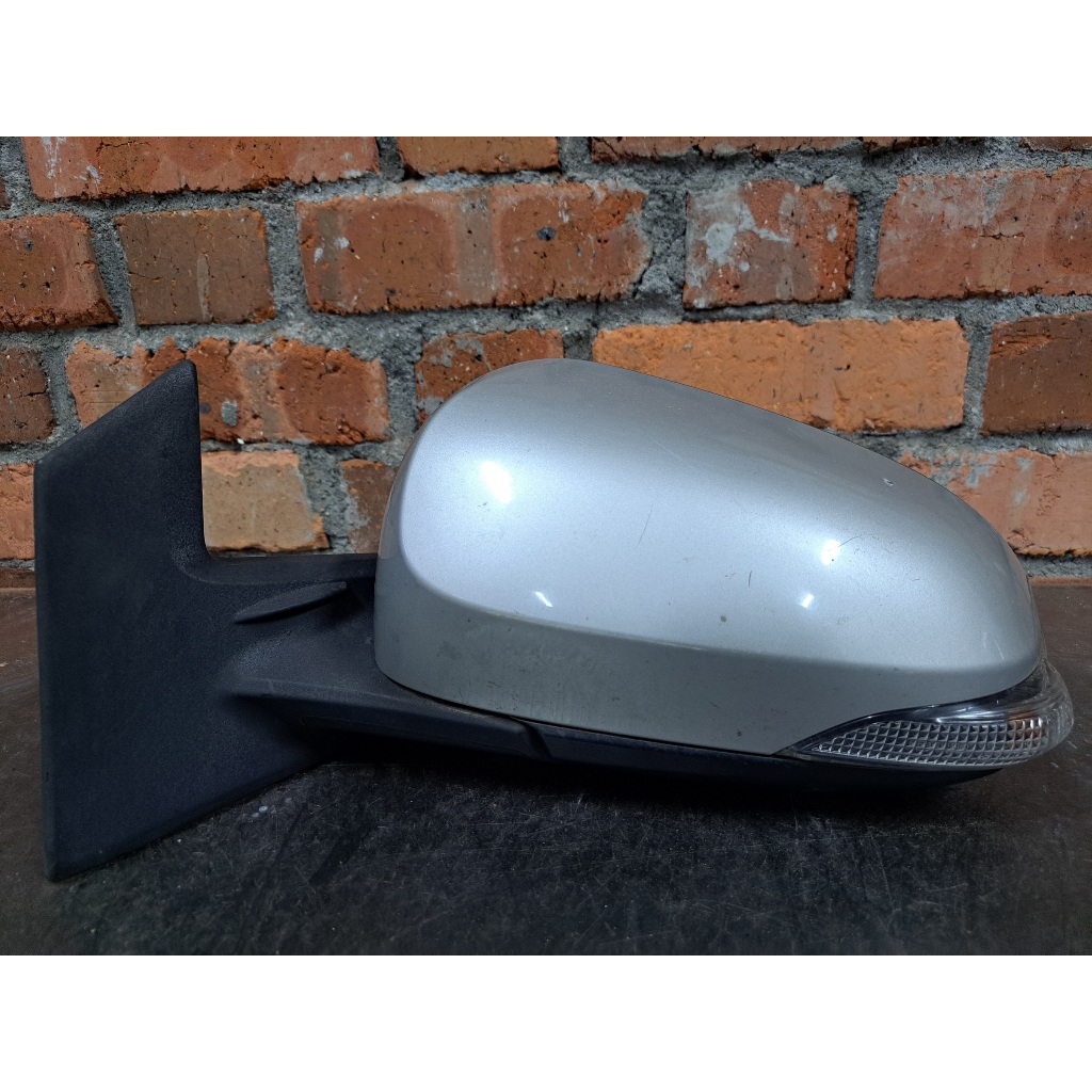 Toyota Prius C Aqua Side Door Mirror Cermin Tepi Left Side Kiri ...