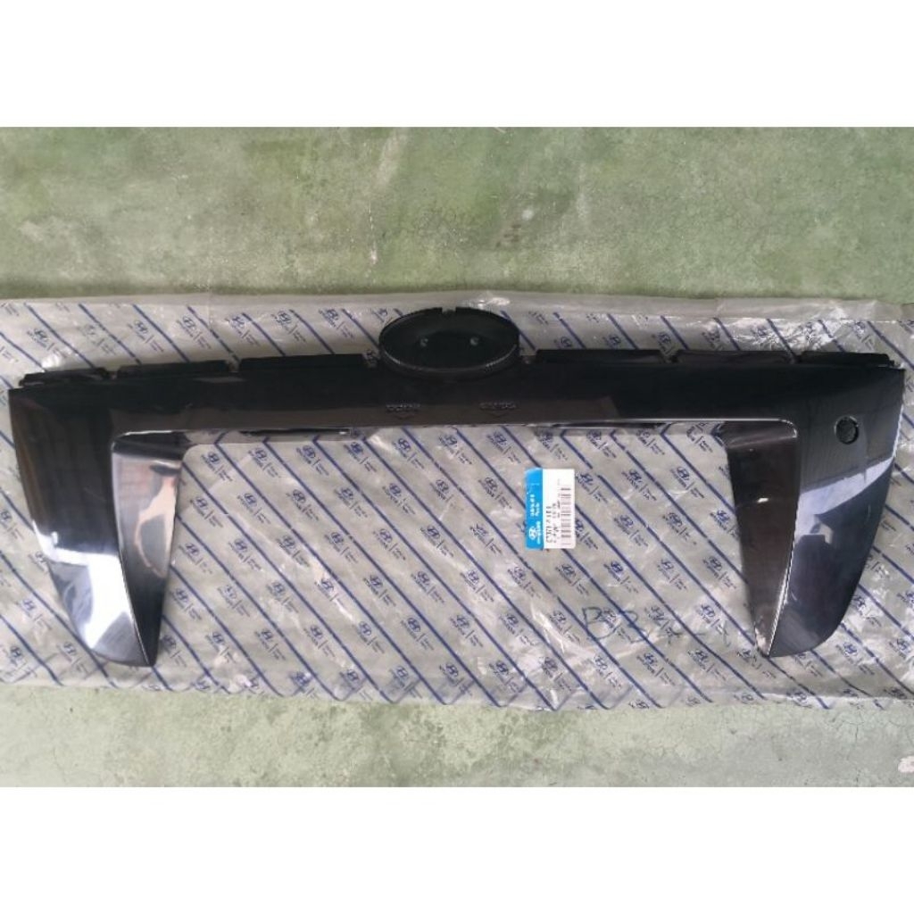 HYUNDAI TUCSON 2003 REAR BOOT GARNISH 87371-2E000 | Shopee Malaysia