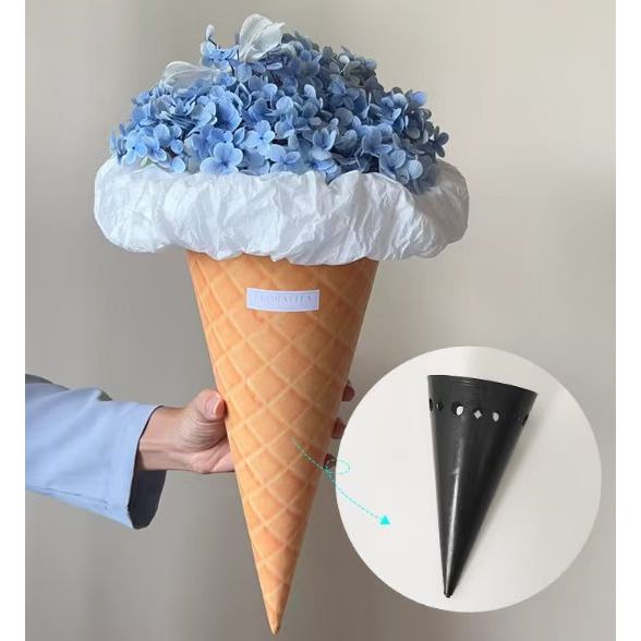 Flower Bouquet Helper (Ice Cream Cone shape) / Bekas Bunga Bouquet ...